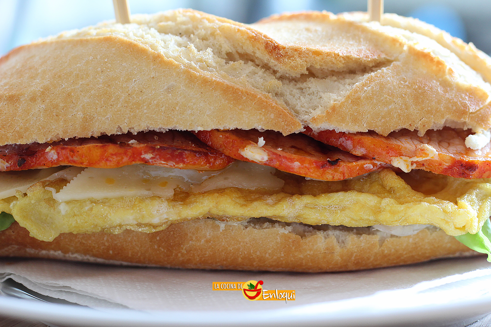 Bocadillo de lomo adobado - La Cocina de Enloqui